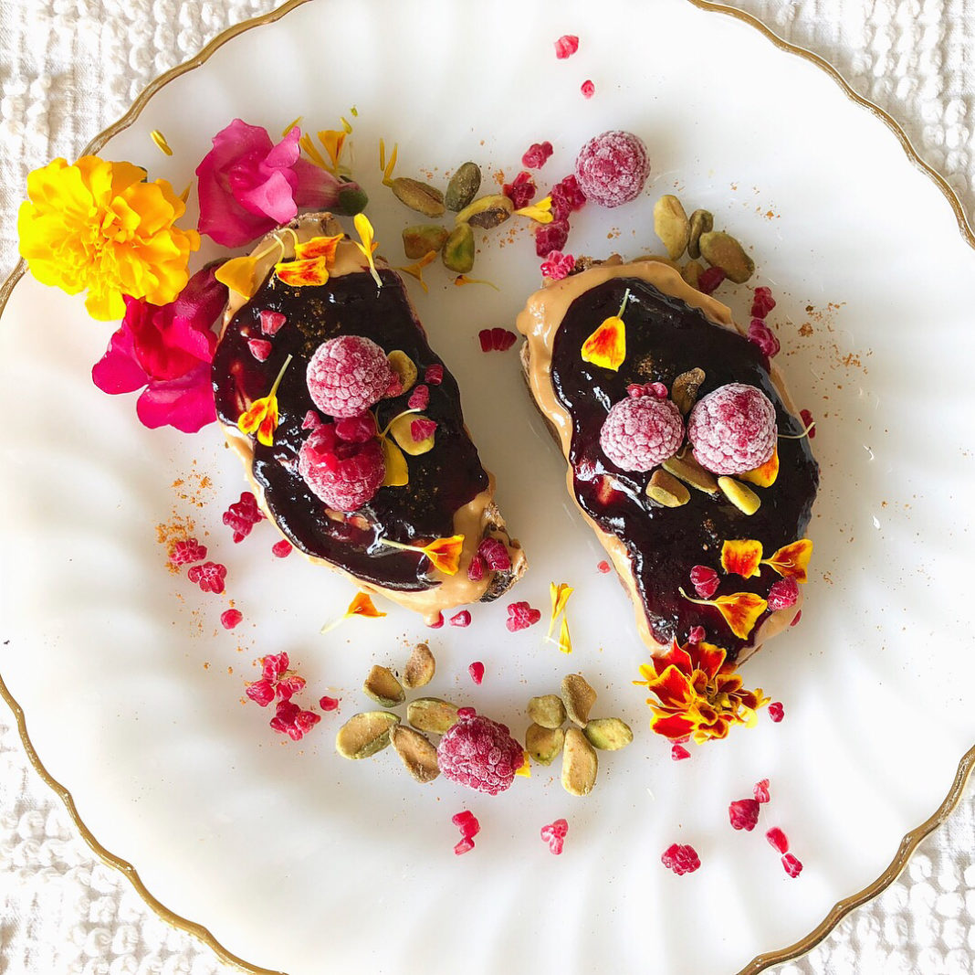 The Best Edible Flowers to Garnish Your Food With - foodisinthehouse.com