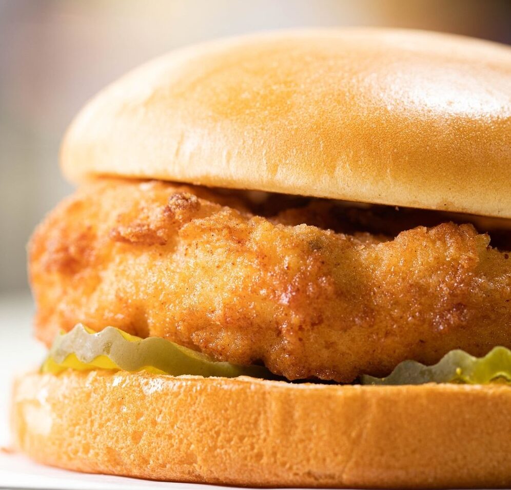 Visiting The South? Must-Try Fried Chicken Spots - foodisinthehouse.com