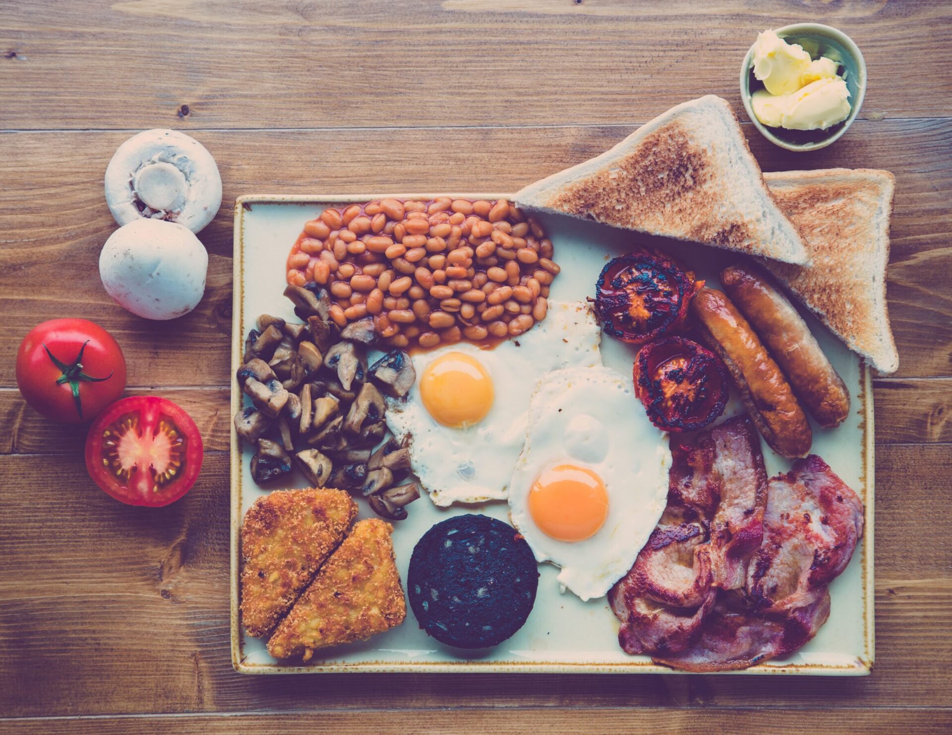 How to Make the Perfect English Breakfast - foodisinthehouse.com